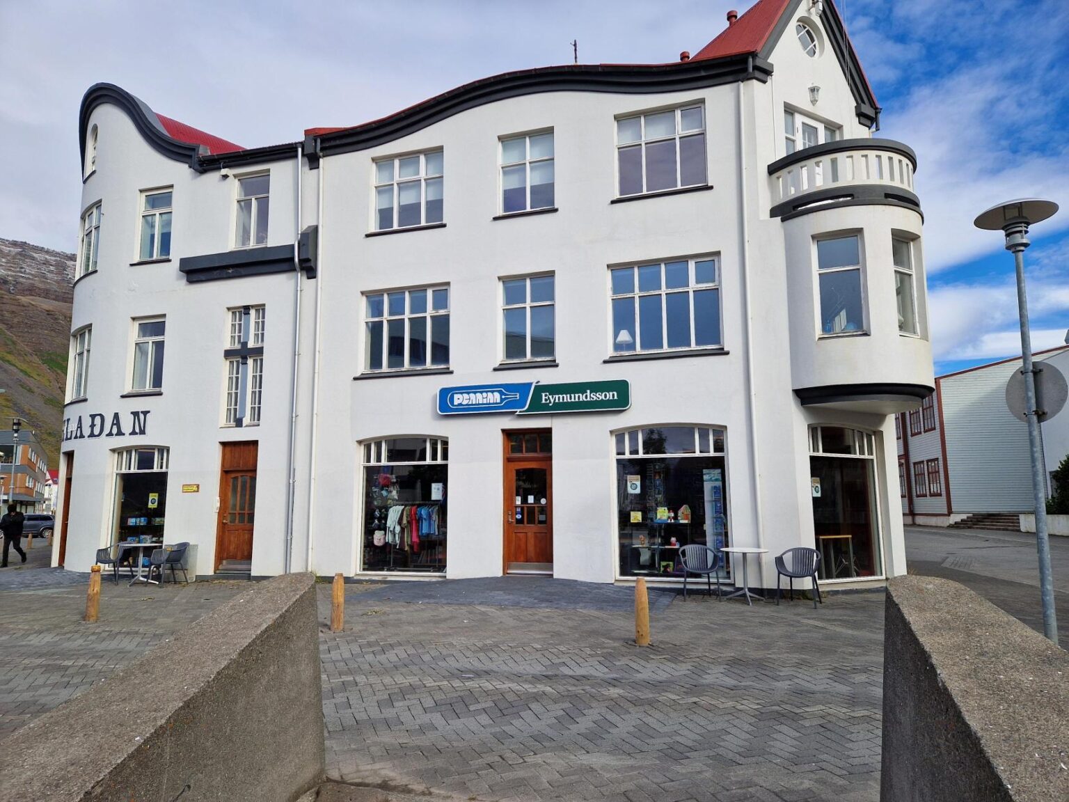 Verslanir - Opnunartími verslana